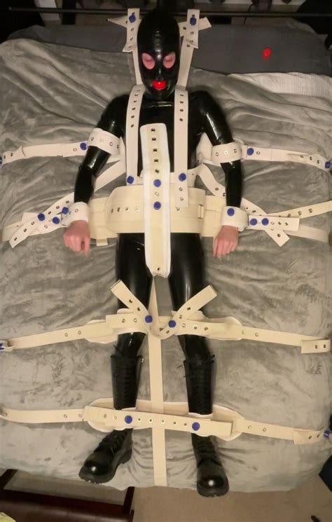 Rubber Gimp In Segufix Thisvid Com T Rk E