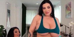 Huge Boobs Brunettes Korina And Selena Loca Fart Korina Kova Selena