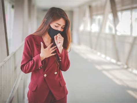 莫名發燒、咳嗽、盜汗，要提高警覺儘速就醫！出現6症狀，恐是淋巴癌警訊 幸福熟齡