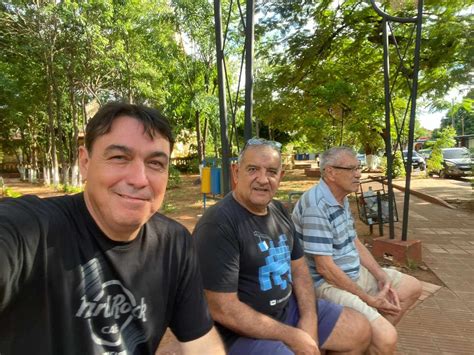 Soy De Itaugua Amigos En La Plazoleta De La Jsi