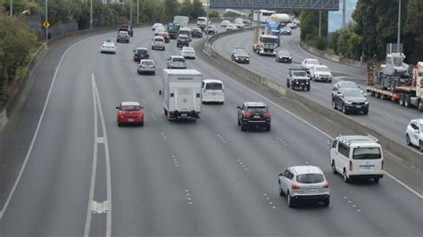 How Not To Drive Around A Roundabout Can You Spot Whats Wrong In