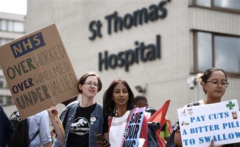 Doctors Stage Biggest Walkout In Uk Health Service History