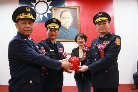臺東縣警察局9日辦理新任主任秘書等官警聯合交接布達暨授階典禮 饒縣長勉共維地方治安 中央社訊息平台