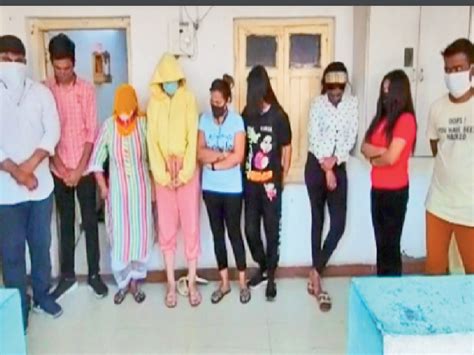 Police Rescued 15 Girls Involved In Sex Racket दो होटल और वेसू के
