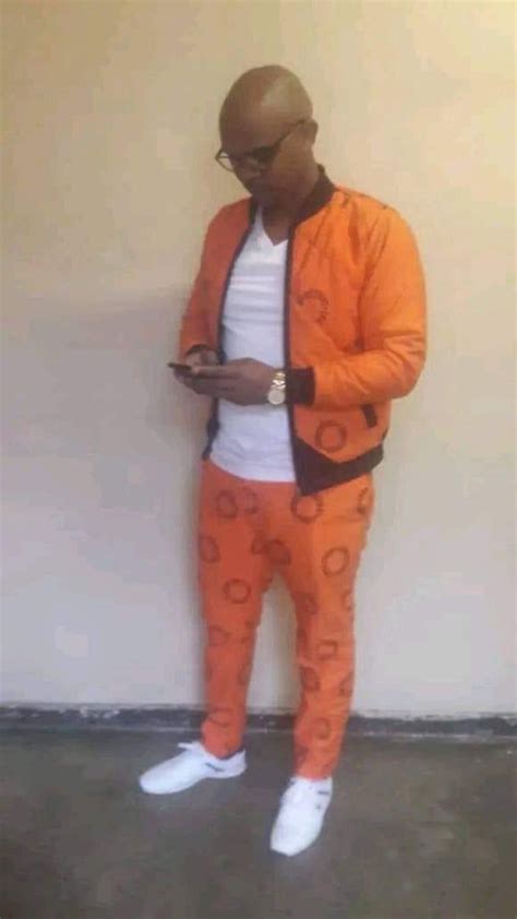 Sa St Albans Prisoner In Hot Water After Photographs Go Viral On Social Media Pics Afrogazette