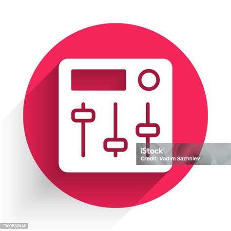 긴 그림자로 격리 된 화이트 사운드 믹서 컨트롤러 아이콘 Dj 장비 슬라이더 버튼 믹싱 콘솔 빨간색 원 버튼입니다 벡터 믹서기에 대한 스톡 벡터 아트 및 기타 이미지