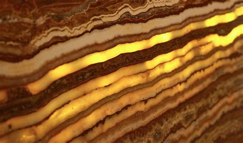 سنگ ترا اونیکس چیست