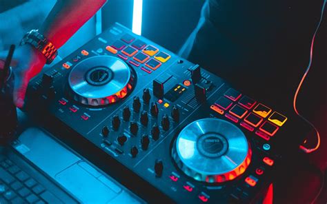 Top Daw Tips For Engineers Managing Hybrid Sound Systems In Live
