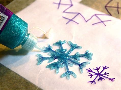 DIY Snowflakes Craft Using Glittered Glue A Cowbabe S Wife
