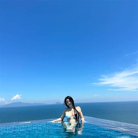 김짤닷컴 브브걸 유정 비키니