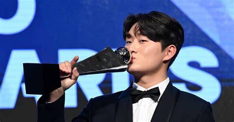 2년전 신인상 품은 롯데 32년 Ssg 24년언제 나오나 화수분 두산은 8명 최다 명불허전 Sc포커스