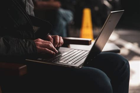 how to zip a folder in windows 10 and mac