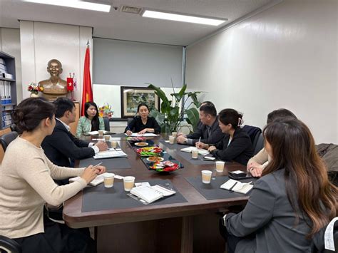 Вьетнамын хөдөлмөрийн гэрээт иргэдийг хариуцсан Eps төвийн үйл ажиллагаатай танилцав БНСУ дахь