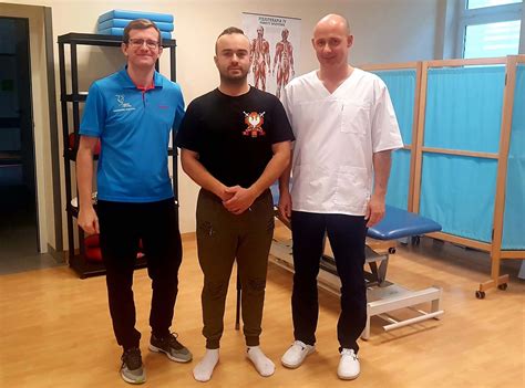 Piłkarz Ręczny Artur Rurarz W Sport Klinice Sport Klinikapl