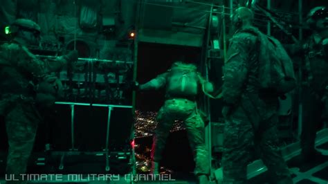 美国特种部队成员在东京上空进行夜间跳伞训练 哔哩哔哩 Bilibili