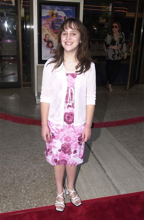 ‘matilda Star Mara Wilson 36 Stuns In Red Dress That Looks Like A