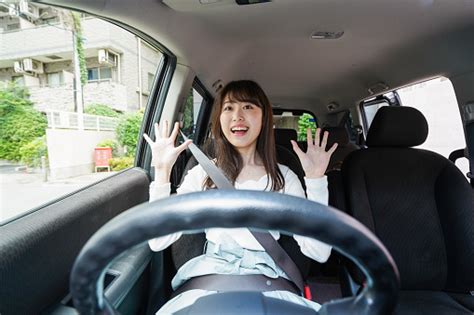 교통 사고는 데 여자 운전하기에 대한 스톡 사진 및 기타 이미지 운전하기 과로 교통 Istock