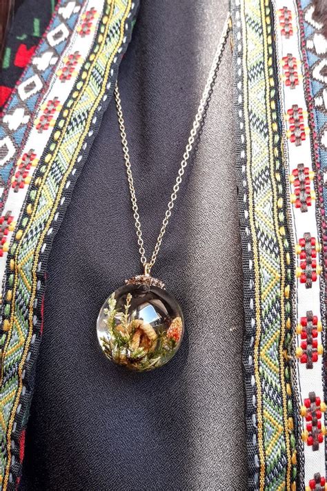 Кулон Эпоксидная смола Украшение из смолы цветы в кулоне Грибы и цветы в кулоне подвеска подарок