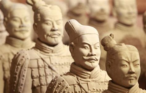 兵马俑本来的颜色是什么 兵马俑在哪里 兵马俑是什么做的 臻知网 第1页