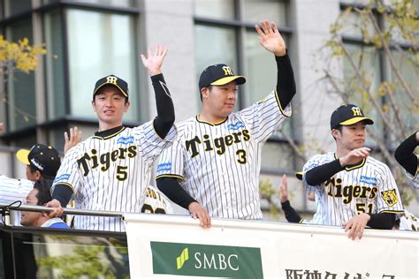 55万人が集まった阪神andオリックス優勝記念パレード Moment日刊ゲンダイ