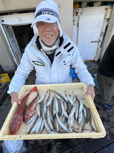2023年12月29日 横浜 金沢八景の釣り船【荒川屋】釣って食べられる 駅から徒歩5分のマリンレジャーへようこそ