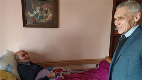 Боцан Харченко уручио медаљу српском ветерану Поносни на нераскидиво војничко братство наших