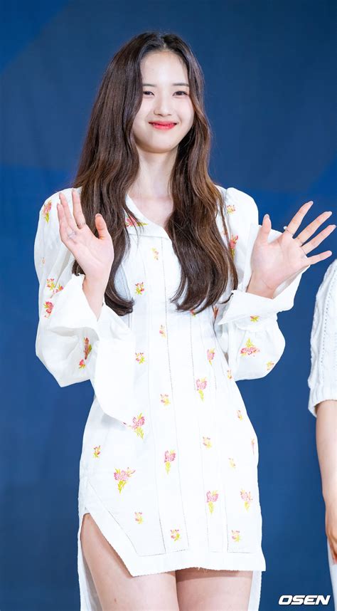 [사진]트리플에스 지우 작은 얼굴 뽐내며 미소