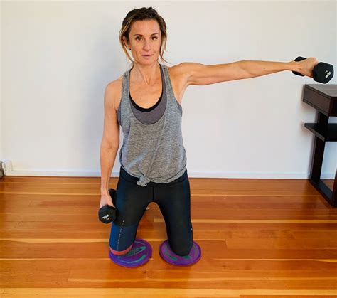 4 Moves To Sexy Shoulders