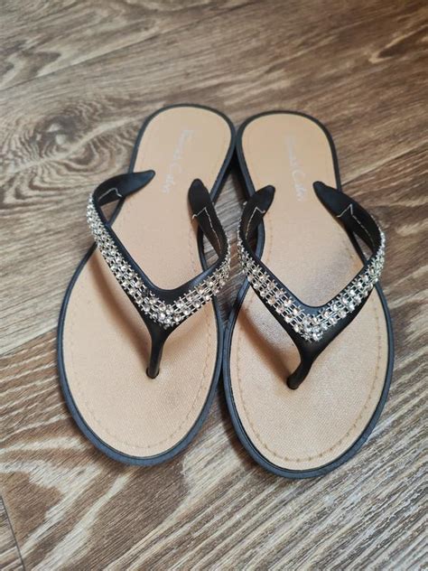 Шльопанці — ціна 200 грн у каталозі Шльопанці Купити жіночі речі за доступною ціною на Шафі