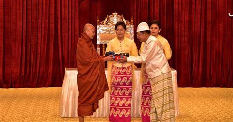 ဂုဏ်ထူးဆောင်ဘွဲ့တံဆိပ်တွေနဲ့ စည်းရုံးသိမ်းသွင်းဖို့ စစ်ကောင်စီကြိုးပမ်း မြန်မာဌာန