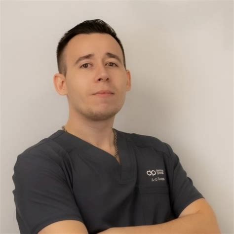 Uni 🌟 Консултация с дерматолог в „Уни Хоспитал“ на 8 април 🌟 Не пропускайте възможността да