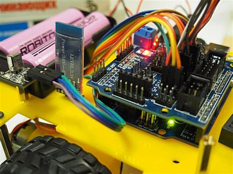 Купить недорого Конструктор Мобильные роботы на базе Arduino с книгой в интернет магазине