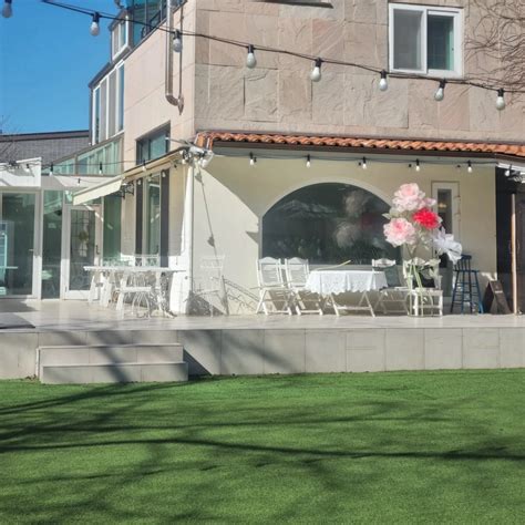 자이언트플라워 플로라이레 실크플라워 인천자이언트플라워 파티장식 웨딩포토존 스몰웨딩 셀프웨딩 꽃배달 총총총 자이언트플라워포토존 자이언트플라워