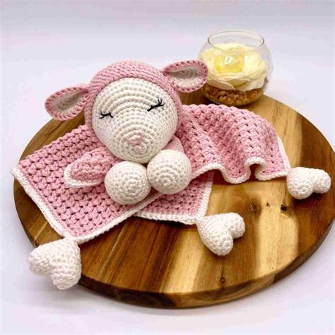 Crochet Lamb Comforter