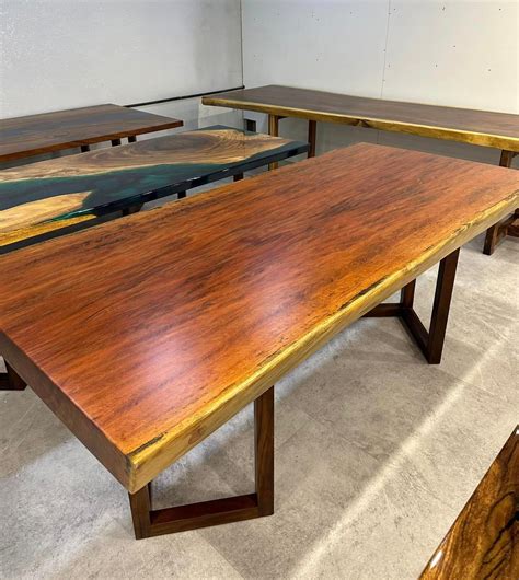 УЛААН МОДОН ШИРЭЭ