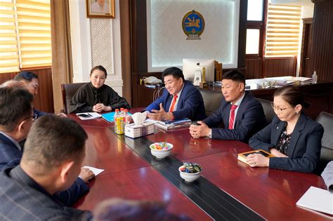 Ажил Олгогч Эздийн Нэгдсэн Холбооны удирдлагуудтай санал солилцлоо