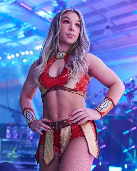 Wwe Signs An 18 Year Old Who Will Graduate From High School Next Week