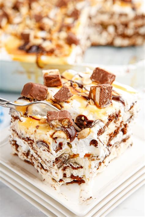 Ice Cream Sandwich Cake With Peanuts