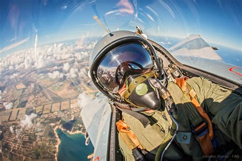 배경 화면 사람들 초상화 반사 하늘 마스크 비행기 항공기 헬멧 정경 휘어진 공군 마스카라 델타