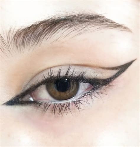 How To Use Scotch Tape To Perfect Your Liquid Eyeliner Artofit