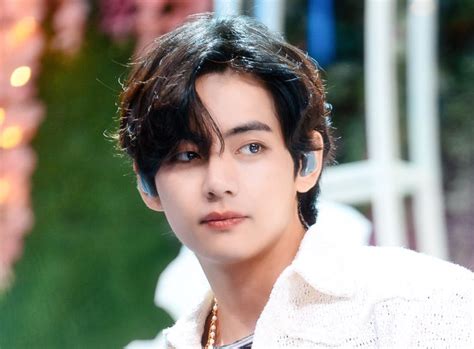 방탄소년단 뷔 日 인기 랭킹 투표 76주 연속 1위 大기록 스타뉴스