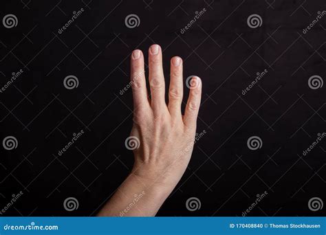手数四指，四指伸出，四指 库存照片 图片 包括有 背包 关闭 投反对票 符号 查出 通信 掌上型计算机 170408840