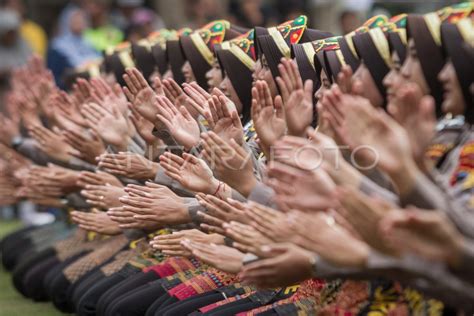 Tari Ratoh Jaroe Massal Antara Foto