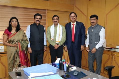 Fkcci Made A Courtesy Call On Shri Pankaj Kumar Pandey Ias Managing Director Kptcl At His