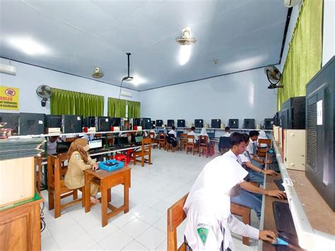 Pentingnya Lab Komputer Saat Implementasi Kurikulum Merdeka Belajar SMK ISLAM BLITAR