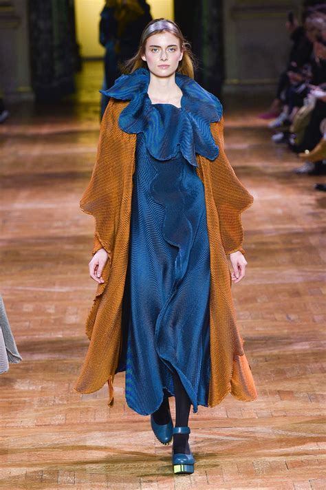 Issey Miyake Fall Winter 2017 2018 Ready To Wear
