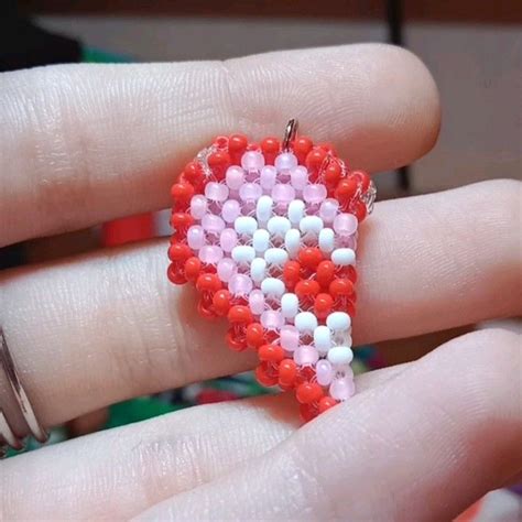 доделала первую половинку сердечка