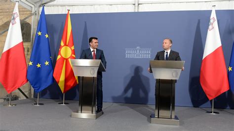Премиерот Заев на средба со премиерот на Малта Мускат Малта целосно ја поддржува Република