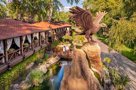 Лога зашеметяващият парк в руски народен стил СНИМКИ Russia