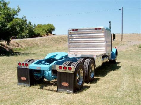 1965 Peterbilt Model 351 Courtland Truckworks